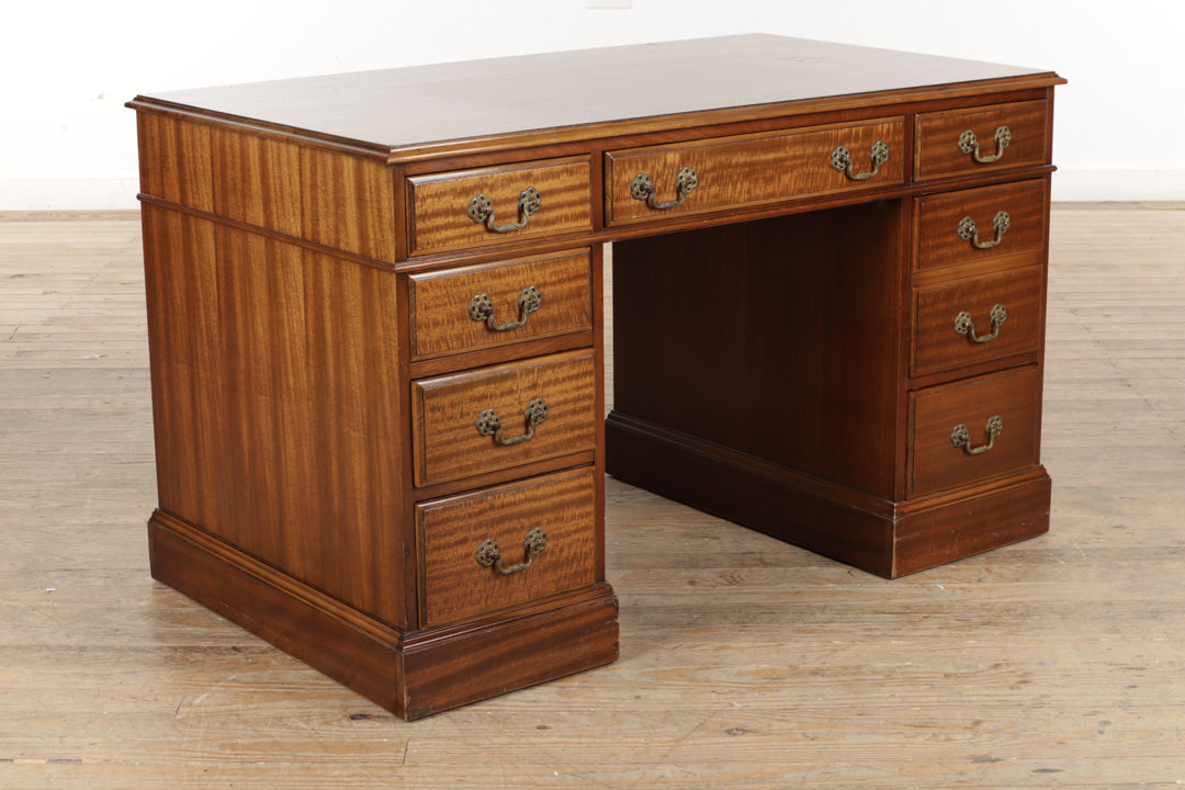 Duke Pickett Mahogany Executive Desk By Maddox – Craze Furniture and ...