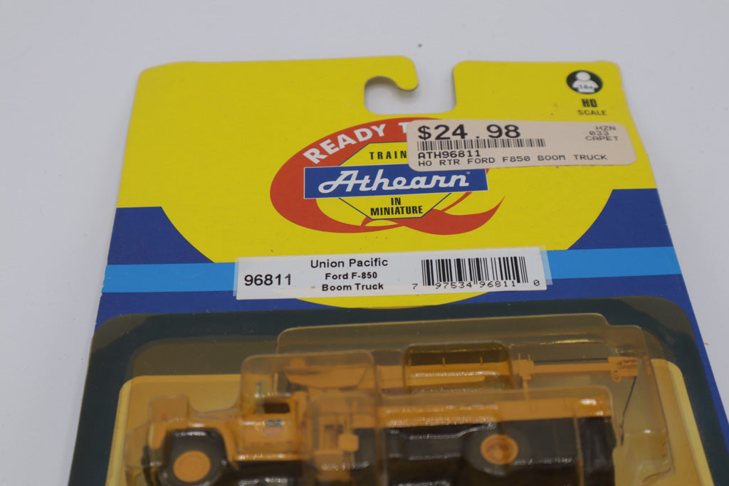 Athearn HO Scale Union Pacific Ford F-850 Boom Truck #96811 – NIB ...