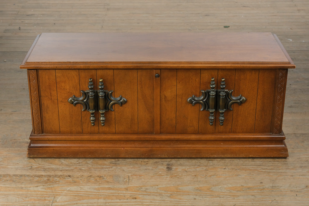 1973 Lane Cedar Hope Chest with Tray – Style 2442-88 – Craze Furniture ...